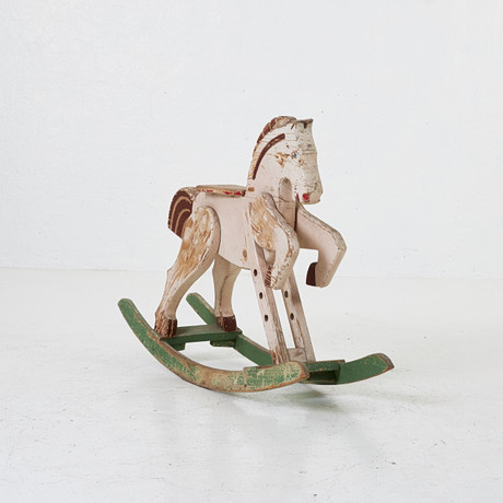 ROCKING HORSE, early 1940s, painted pine. Toys - Toys - Auctionet