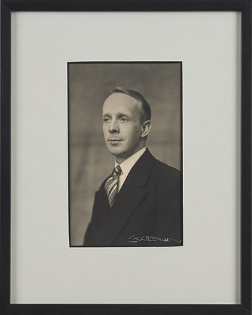 HENRY B GOODWIN. (1878-1931): Men's portrait, signed Goodwin, gelatin ...