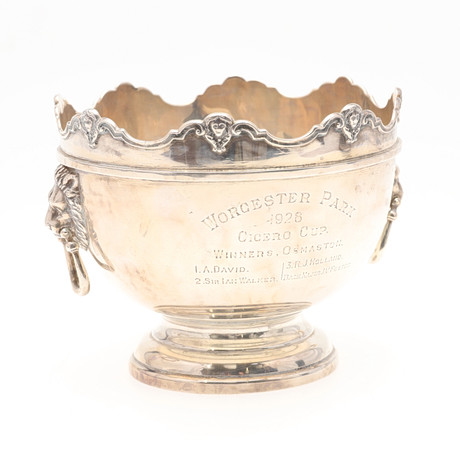 A SILVER MONTEITH SHAPE ROSE BOWL. Silver & Metals - Silver - Auctionet