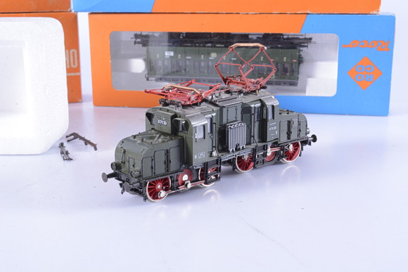 MODEL LOCOMOTIVES AND WAGONS, Roco. Toys - Toys - Auctionet