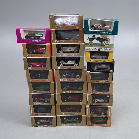 BRUMM mestadels ca 26 bilar, i originalförpackning. Leksaker - Leksaker ...