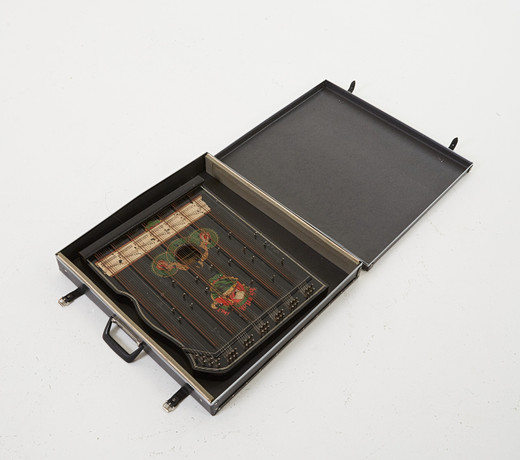 CITTRA, Harpeleik Zither. Samlarföremål - Musikinstrument - Auctionet