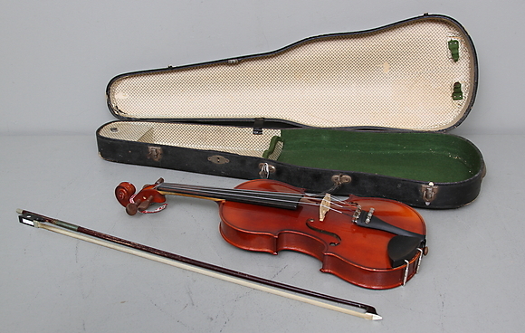 FIOL and STRÅKE, 20th century. Miscellaneous - Musical instruments ...