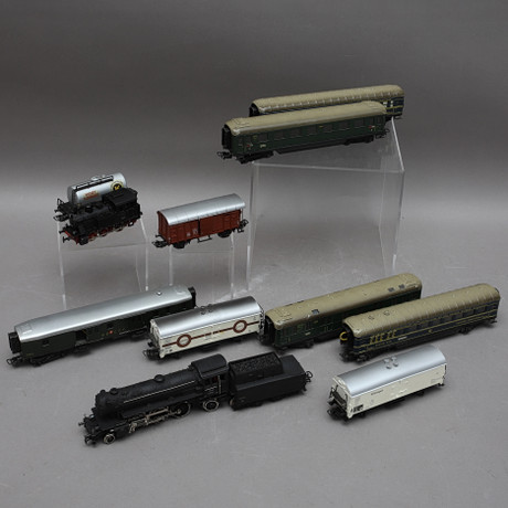 MÄRKLIN, 12 delar, lok & vagnar. Leksaker - Leksaker - Auctionet