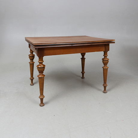 DINING TABLE, New Renaissance, around 19th/20th century. Furniture ...