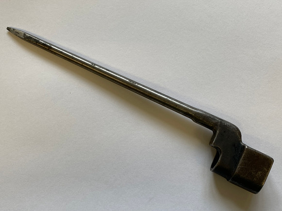 TWO MKII ENFIELD RIFLE BAYONETS. Weapons & Militaria - Edged weapons ...