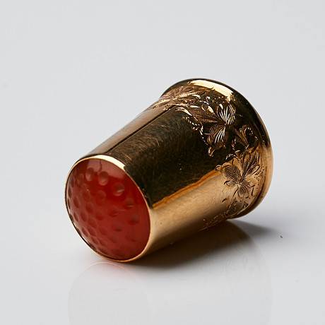 FINGERBORG, 18k guld, med carneol, sekelskifte 18/1900-tal. Smycken ...