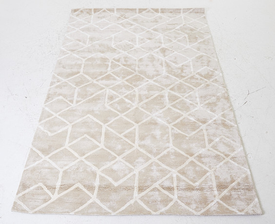 LAYERED, "Cold Sand", matta, viskos. Mattor & Textil - Mattor - Auctionet