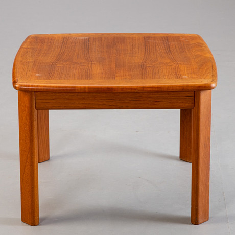 Teak coffee table / side table. Furniture - Tables - Auctionet