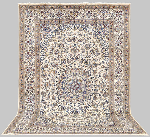 MATTA, persisk, nain med silke inslag. Ca 352 x 240 cm. Mattor & Textil ...