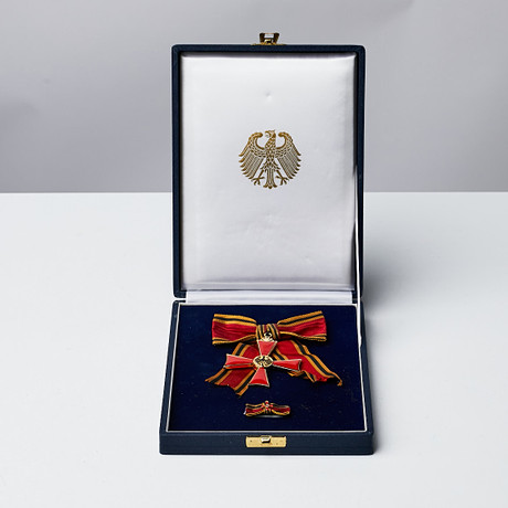 INSIGNIA OF THE ORDER, Order of Merit of the Federal Republic of ...