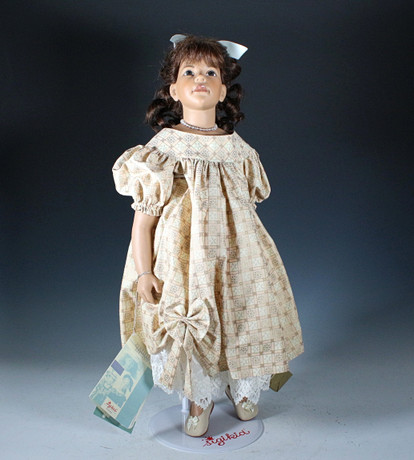 SIGIKID artist collection. Ilse Wippler, artist doll No. 26256 'Bea ...