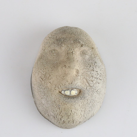 JOHAN THUNELL. Ansikte, keramik, signerad. Konst - Skulptur - Auctionet