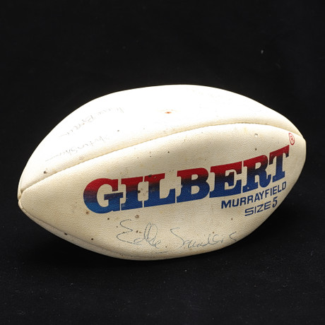 A GILBERT MURRAYFIELD SIZE 5 SIGNED RUGBY BALL. Miscellaneous ...