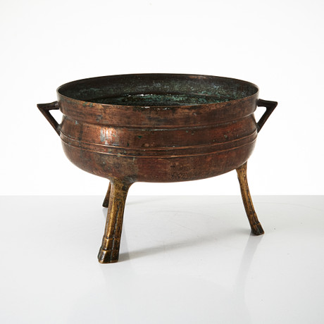 POT, 18th century, bronze and brass, on three legs. Silver & Metals ...