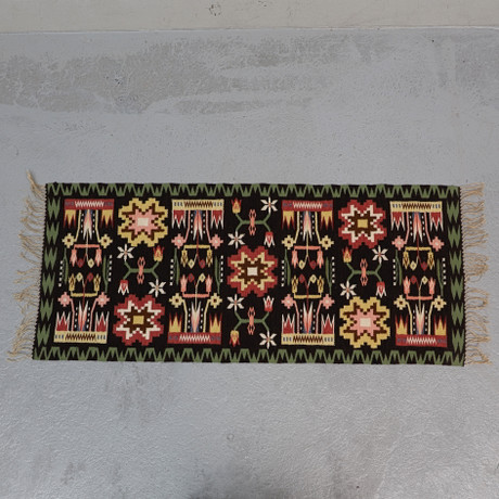 BONAD, "Blekinge trädgård", rölakan, ca 49.5x113.5 cm. Mattor & Textil ...