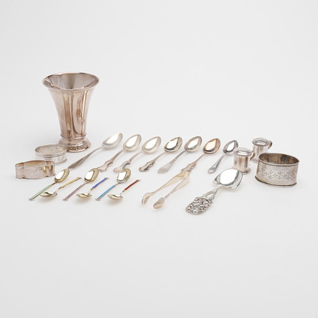 SILVER OBJECTS, 21 PIECES. Silver & Metals - Silver - Auctionet