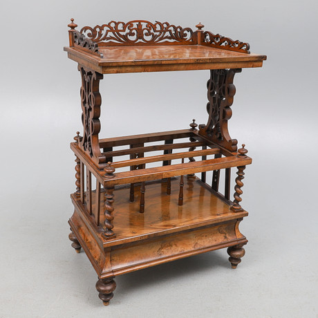 EN VIKTORIANSK FIGURERAD VALNÖT CANTERBURY VAD INTE, CIRKA 1870. Möbler ...