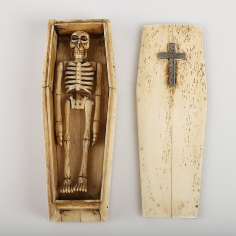 BOX, sarcophagus format containing skeleton, cut bone, 1700s / 1800s ...