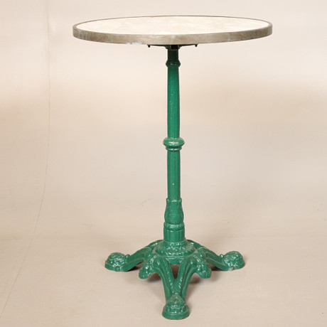 PILLAR TABLE cast iron with marble top. Furniture - Tables - Auctionet