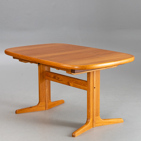 Utdragbart matbord i teak mitten av århundradet design. Möbler - Bord ...