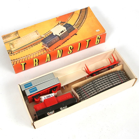 MODEL TRAIN WITH RAILWAY, Transit 6, 1900s. Toys - Toys - Auctionet