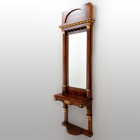 Consola Biedermeier con espejo alto, siglo XIX. Muebles - Mesas - Auctionet