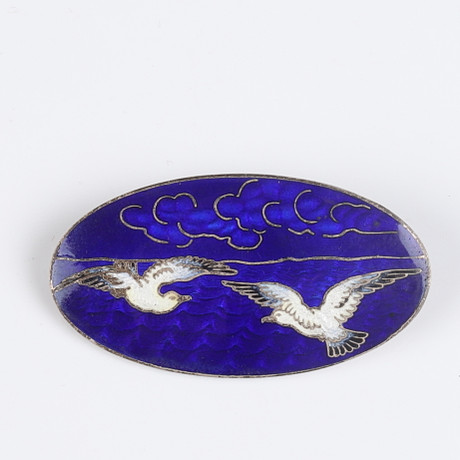 BROSCH, Silver, Emalj. Smycken & Ädelstenar - Broscher & Hängen - Auctionet
