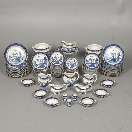 A 'REAL OLD WILLOW' PATTERN PART DINNER SERVICE. Ceramics & Porcelain ...