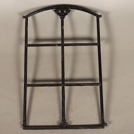 STALLFÖNSTER, gjutjärn. Silver & Metall - Övriga metallföremål - Auctionet