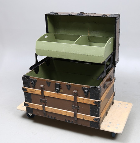 TRUNK, træ, "Romadka, Ready Access Trunk", ca. 1900. Møbler - Øvrigt ...