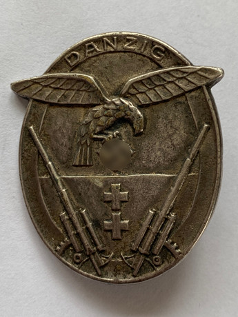 A SECOND WORLD WAR GERMAN DANZIG FLAK BADGE. Weapons & Militaria ...