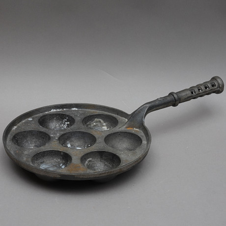 DONUT IRON, cast iron, 20th century. Silver & Metal - Other metals ...