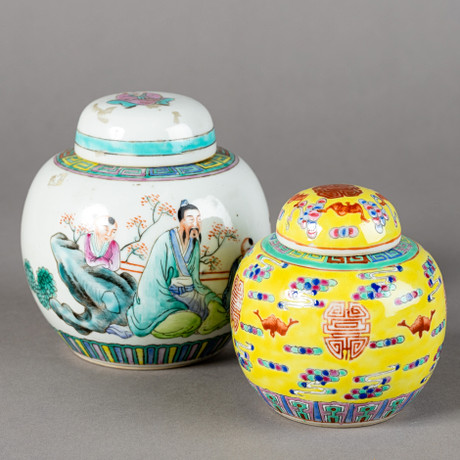 Two ginger pots, China, 1. half 20 century. Asiatica - Auctionet