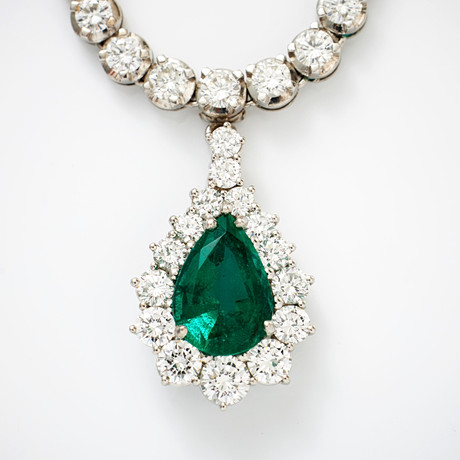 NECKLACE, platinum, 1 pendeloque-cut emerald, minor oil, approx. 2.53 ...