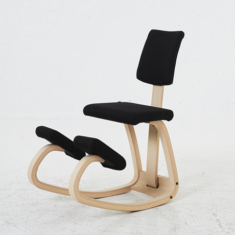 ERGONOMISCHER Stuhl, Gestell aus laminierter Esche, Peter Opsvik ...