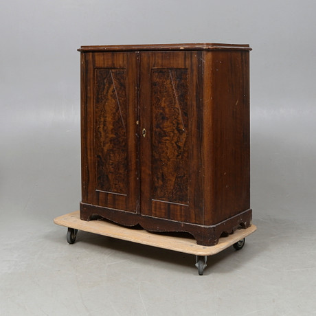 COUNT, 19th century. Furniture - Cupboards, Cabinets & Shelves - Auctionet