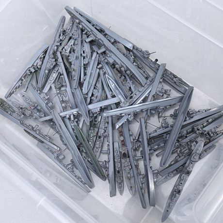 WIKING Wasserlinienmodelle, ca. 40 mittelgroße Fregatten/Jäger, ca. 8 ...