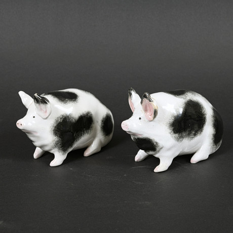 TWO WEMYSS POTTERY PIGS. Ceramics & Porcelain - European - Auctionet