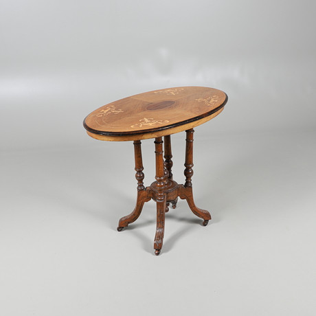 A LATE 19TH CENTURY INLAID WALNUT LOO TABLE. Furniture - Tables - Auctionet