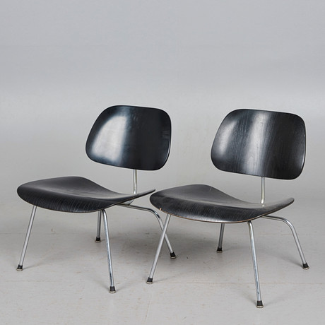 CHARLES UND RAY EAMES. Herman Miller, Två stolar/Lounge Stolar, Gjuten ...