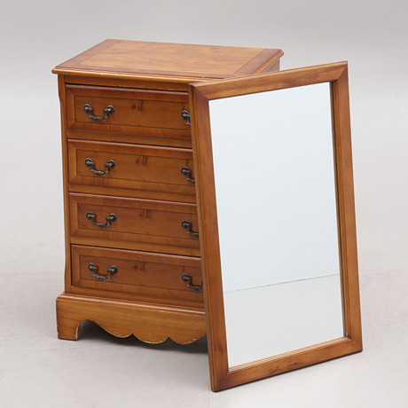 Kommode og SPEJL, taks, engelsk stil, 1900/2000-tallet. Møbler ...