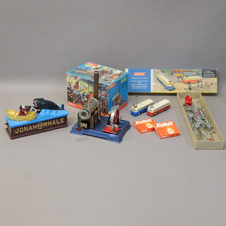 TOYS, THREE PARTS. Toys - Toys - Auctionet