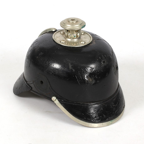 KASK, modell 1886. Vapen & Militaria - Uniformer & Dräkter - Auctionet