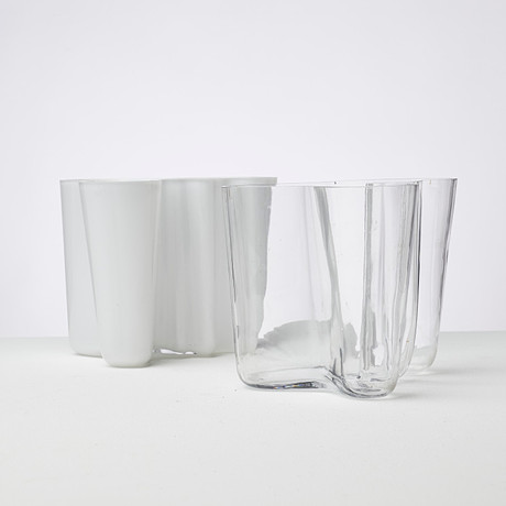 ALVAR AALTO. VASES, "Savoy", a pair, Iittala, white and clear glass ...