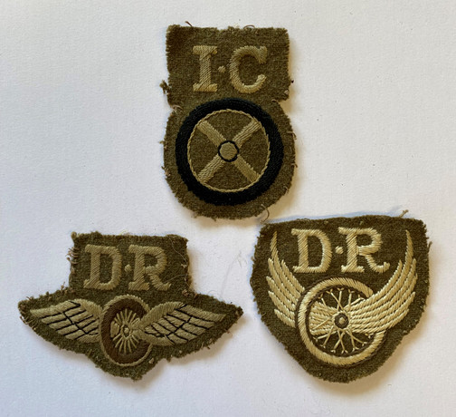 TWO FIRST WORLD WAR DISPATCH RIDERS CLOTH BADGES AND INTERNAL ...