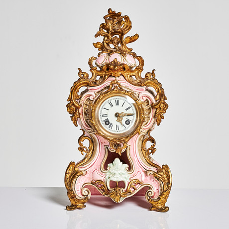 TISCHUHR, Rokoko-Stil, Porzellan, mit Details in Bronze, Ende des 19 ...