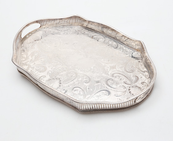 BRICKA, metall, 1900-tal. Silver & Metall - Övriga metallföremål ...