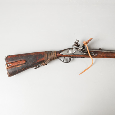 FLINTLOCK RIFLE, 18th century. Weapons & Militaria - Guns & Rifles ...