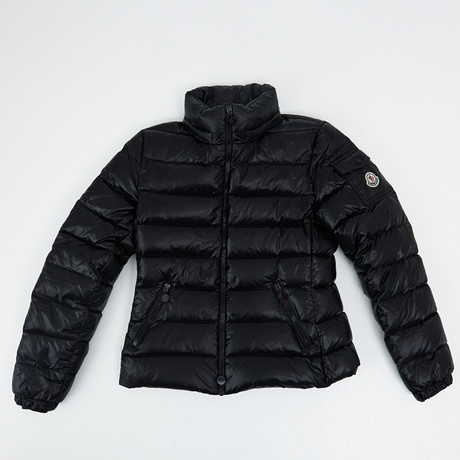 MONCLER, figursydd dunjacka i svart polyester, kort modell ...